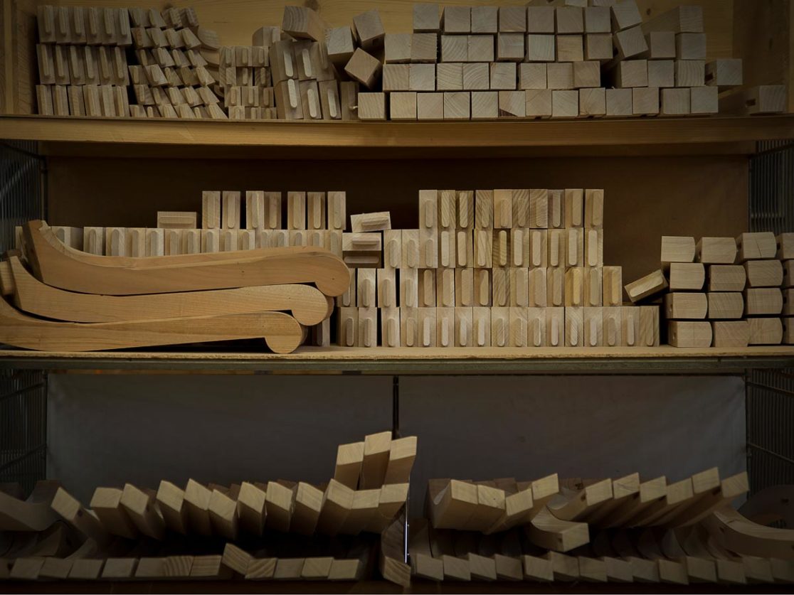 Philippe Emery - créateur ébéniste suisse, chaises, tables, établis ...